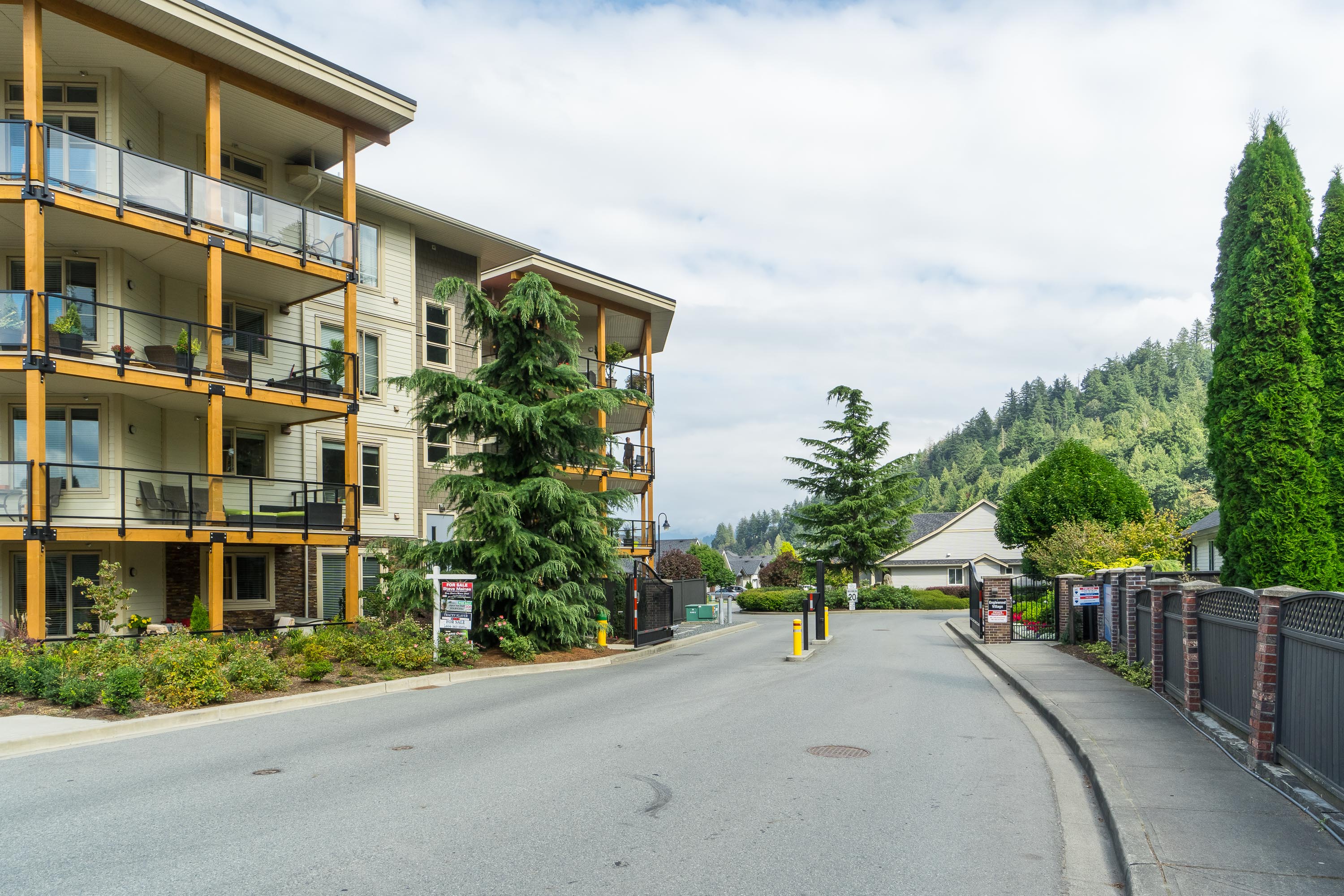 5627 E Foxridge Crescent, Chilliwack | MLS# R2401166 | Cotala Cross Media