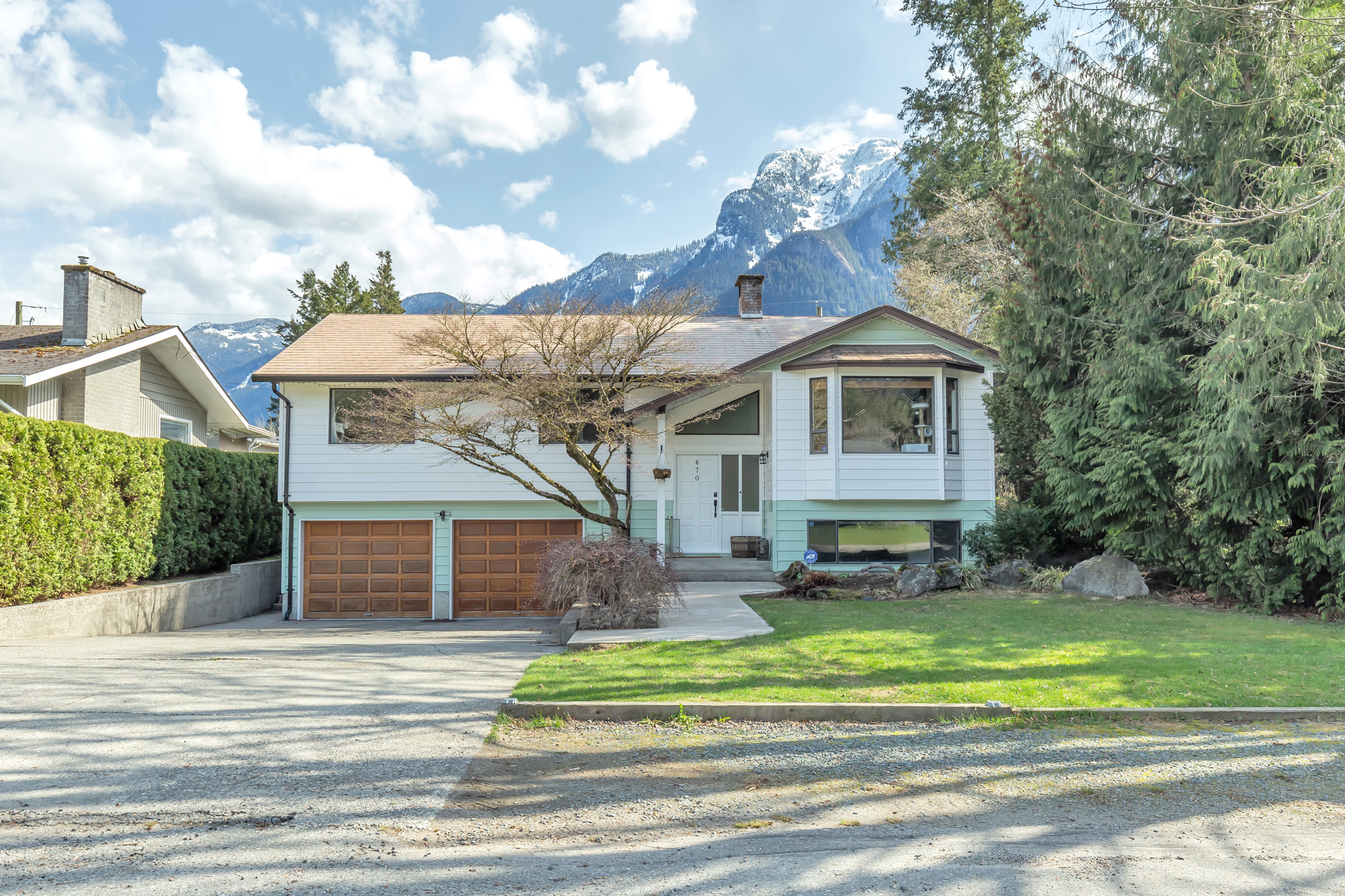 670 Willow Street, Hope | MLS# R2769062 | Cotala Cross Media