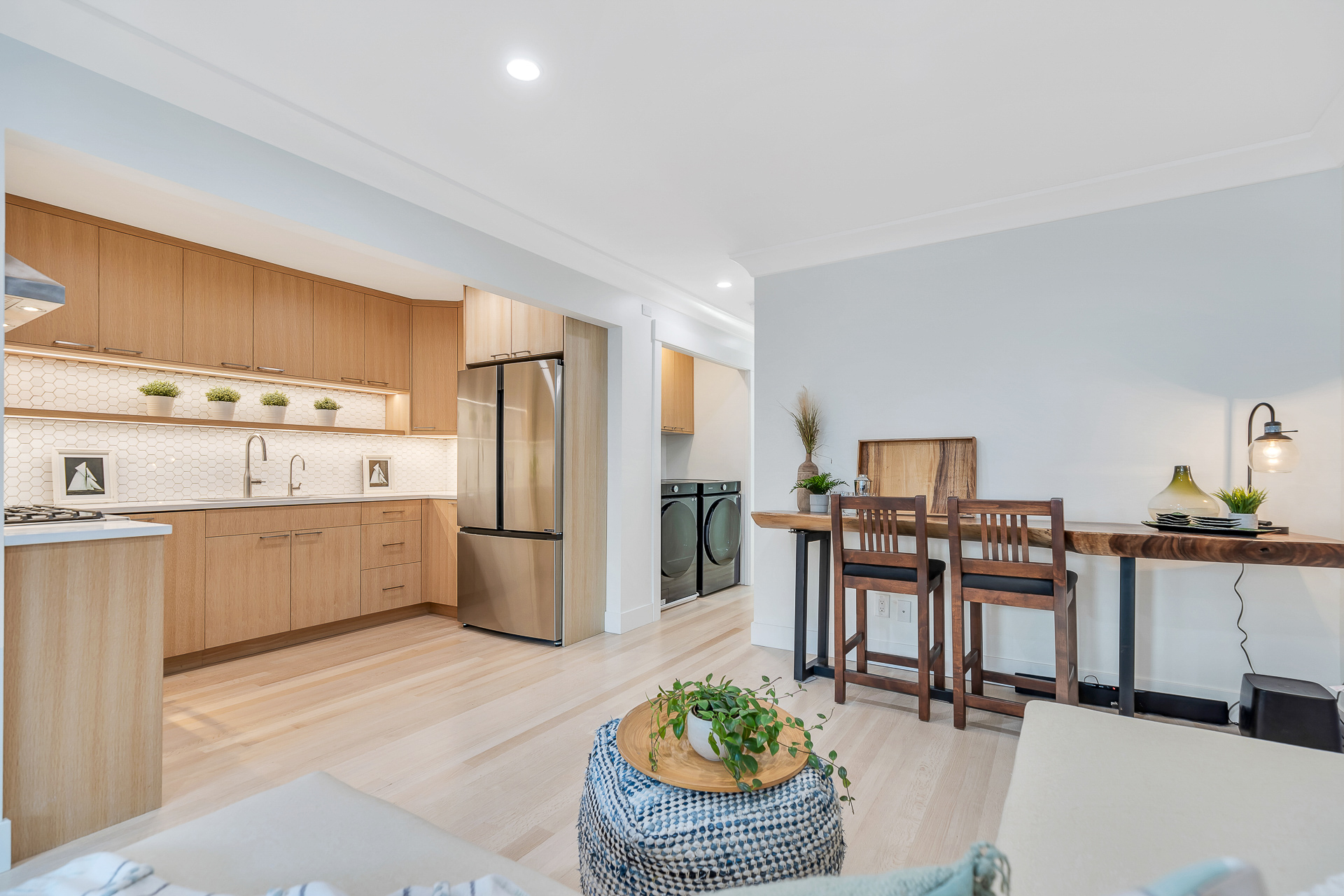 14842 Beachview Avenue, White Rock | MLS# R2927079 | Cotala Cross Media